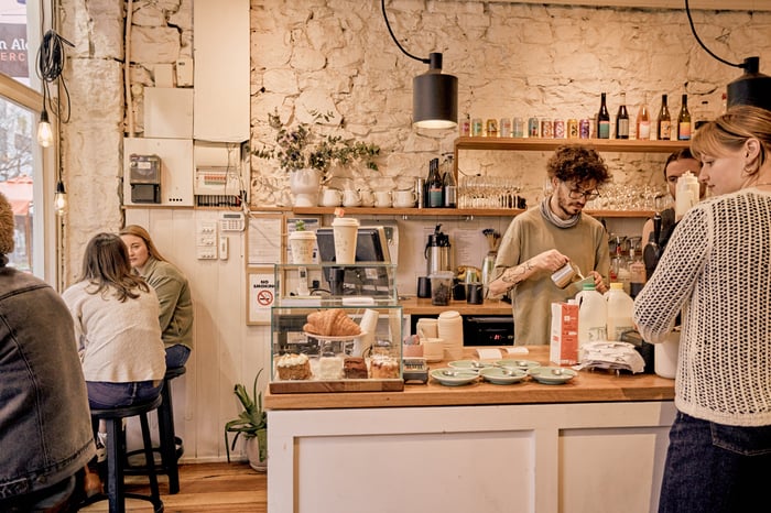 12 Strategies To Get Your Customers To Pay Earlier | Ordermentum ...